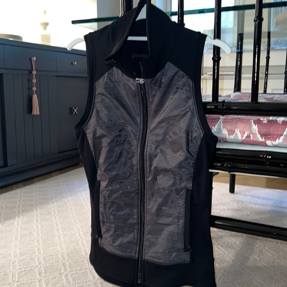 ALO Yoga | Jackets & Coats | Alo Running Vest | Poshmark